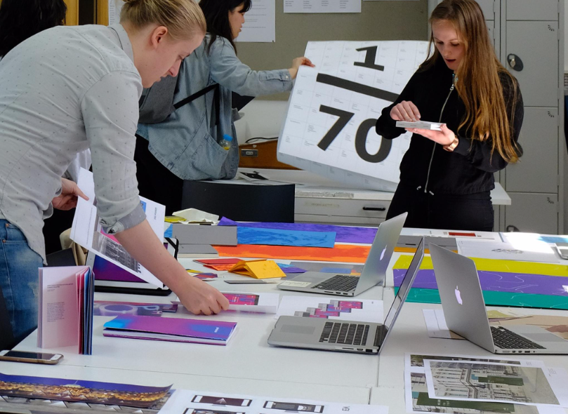 How to Assess Brunei's Graphic Design Services' Performance?